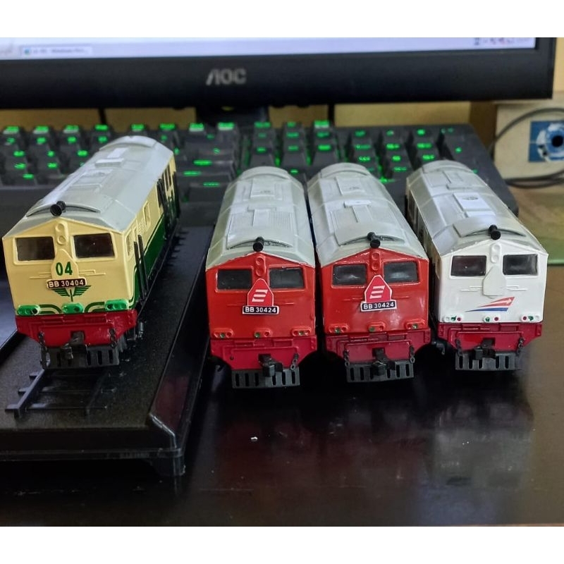 Jual MINIATURE KERETA API INDONESIA BB304 | Shopee Indonesia