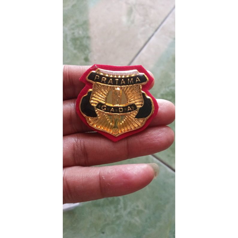 Jual pin gada pratama sedang lis merah satpam security | Shopee Indonesia