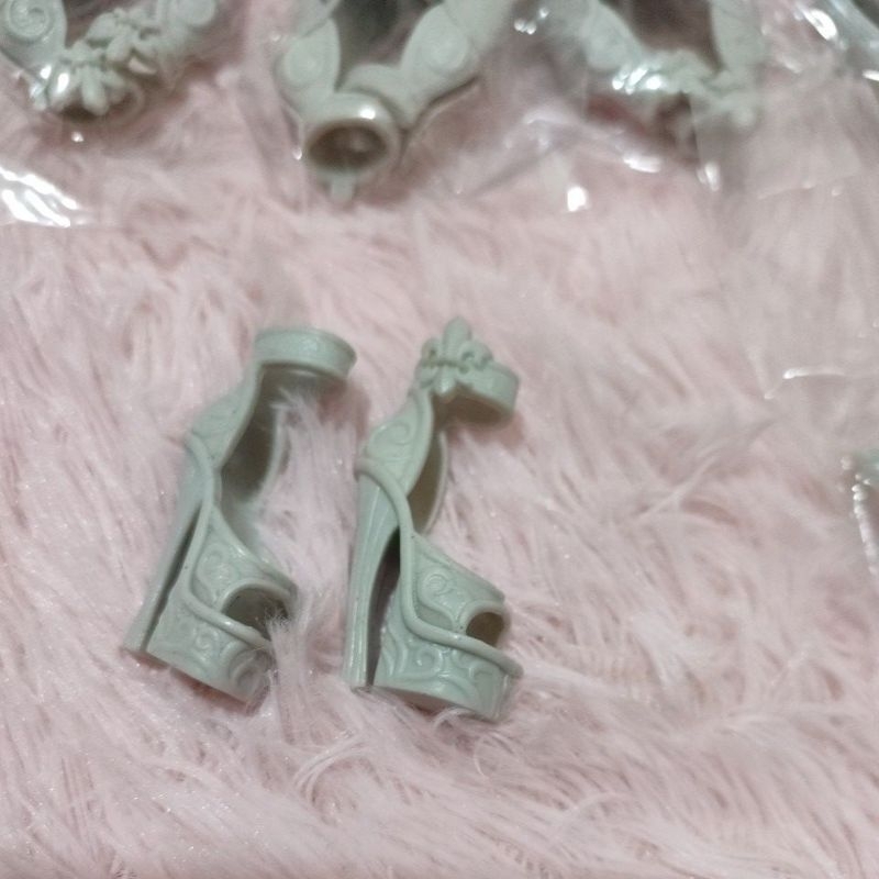 Jual Sepatu Barbie Bots high heels lucu original sepasang harga ...