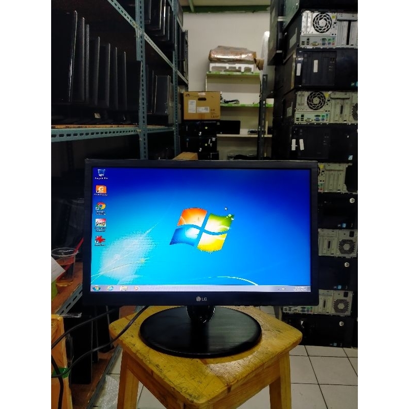 Jual MONITOR LED LG 19 INCI BERGARANSI MANTAP | Shopee Indonesia