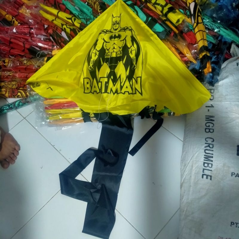 Jual layangan hias/layangan satuwarna/layangan delta/layangan pantai ...