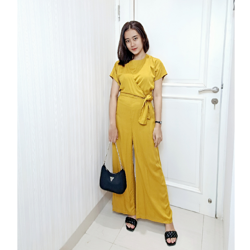 Jual Jumpsuit Sandra Lengan Pendek Rayon Cream Hitam Motif Garis Twill ...