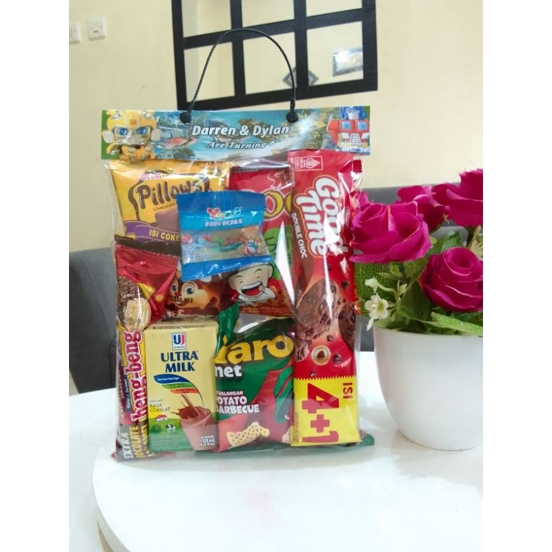 Jual Snack custom nama / Snack ulang tahun custom nama / hampers anak ...