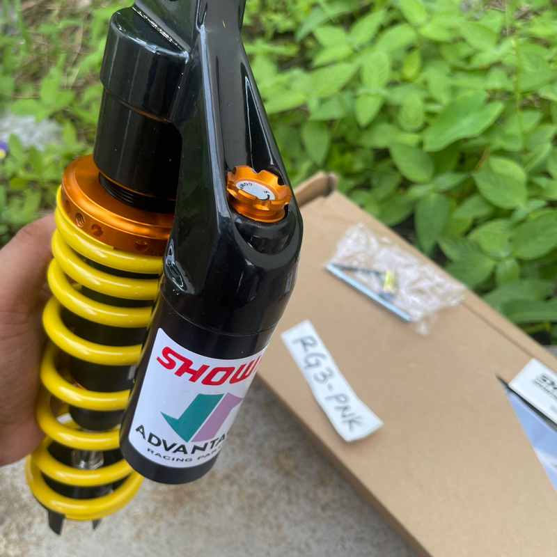 Jual Shock Shockbreaker Tabung Belakang Showa Matic Uk 310 330 Shock Tabung Atas Universal Lexi ...