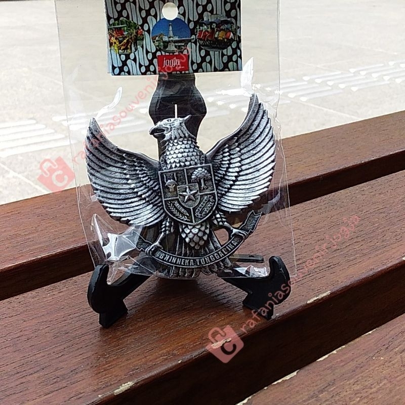 Jual Magnet Jogja / Tempelan Kulkas Klasik Burung Garuda Souvenir ...
