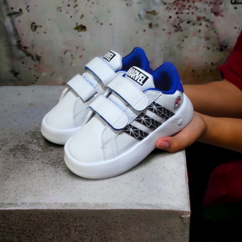 Jual SEPATU ANAK ORIGINAL ADIDAS BUBBLE COMFY WHITE BLUE MARVEL ...