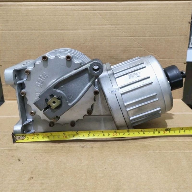 Jual BARRIER GATE DINAMO MOTOR GEARBOX 220V AC 100W EX MESIN PALANG ...
