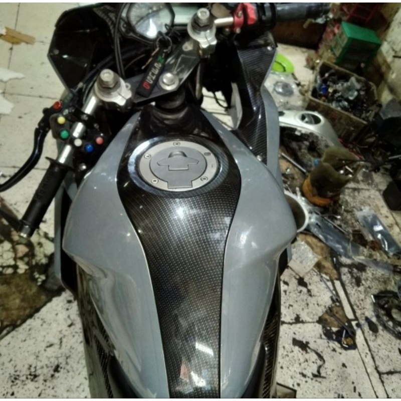 Jual cover tangki tangah Yamaha R25 old original Yamaha | Shopee Indonesia