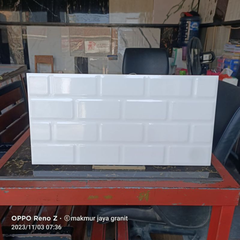 Jual keramik dinding dapur 25x50 bata putih | Shopee Indonesia