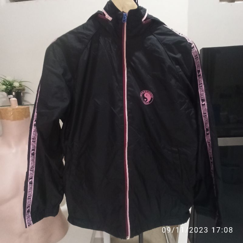 Jual Jacket parasut Hoodie layer TOWN & COUNTRY second seken thrift ... Jual Jacket parasut Hoodie layer TOWN & COUNTRY second seken thrift ...