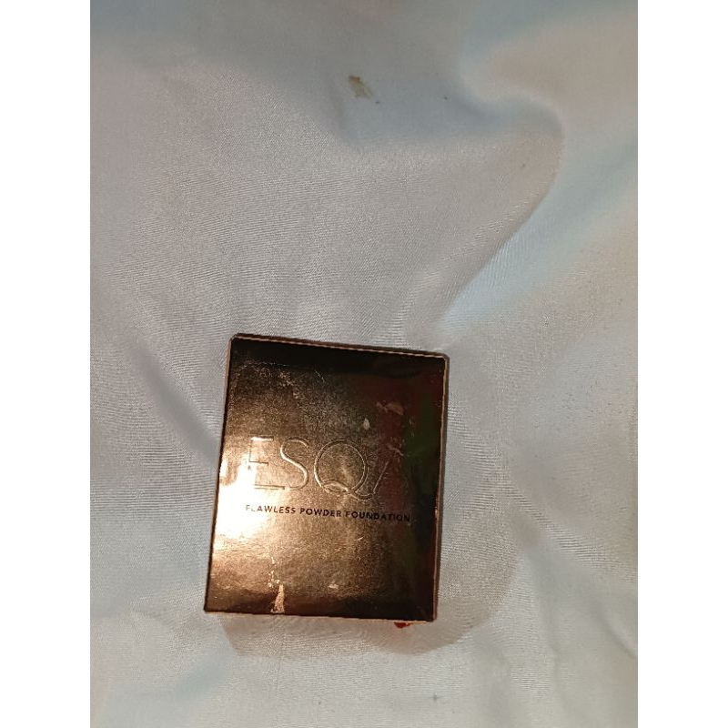 Jual ESQA Flawless Powder Foundation-custard | Shopee Indonesia