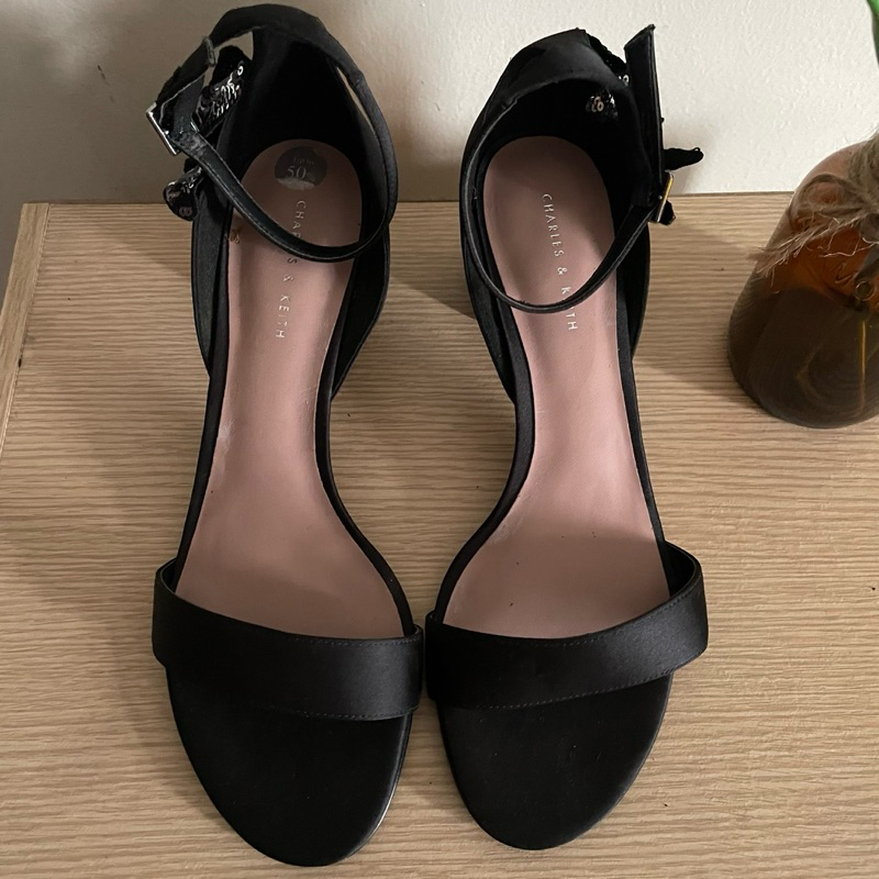 Jual PRELOVED SEPATU HEELS Charles and Keith ORI | Shopee Indonesia