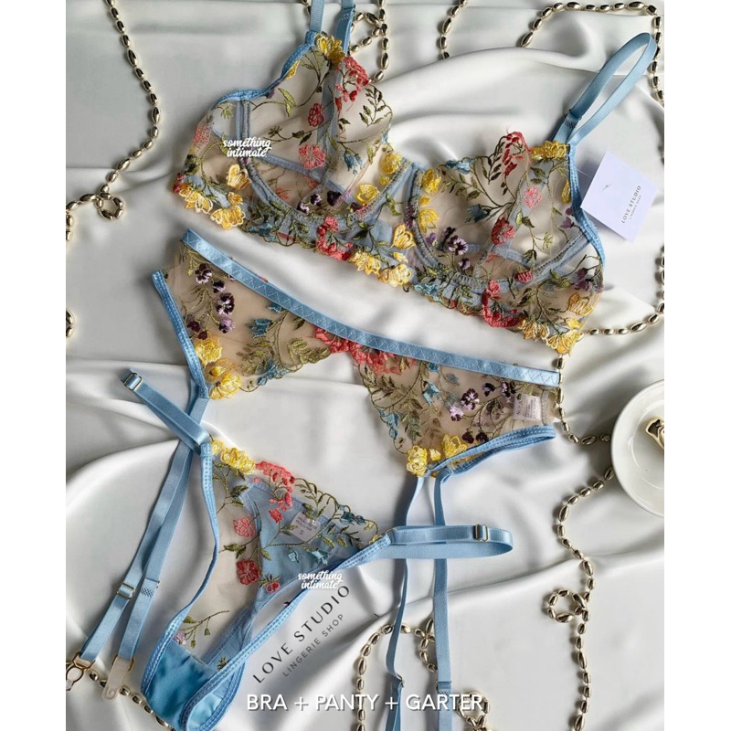 Jual [ONE SET] SHERA SLOAN Floral Embroidered Lace Bra Lingerie Cup Set ...