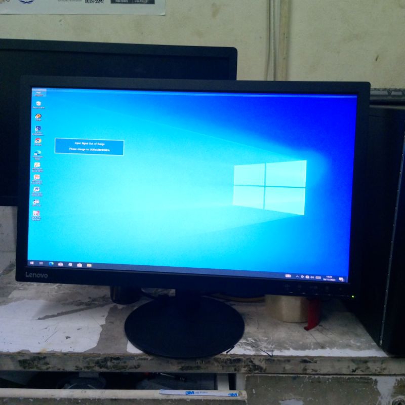 Jual MONITOR LENOVO TIPE T2324 LAYAR 23 INN MINUS GARIS DI ATAS ...