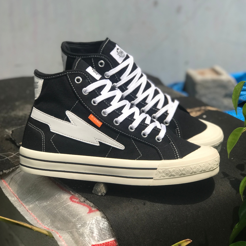Jual Xternal - Sepatu Mitterns Storm High Black White Kasual | Shopee ...