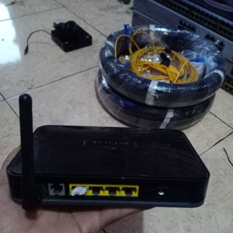 Jual Router minus masih layak pakai bisa di jadikan acess point cek ...