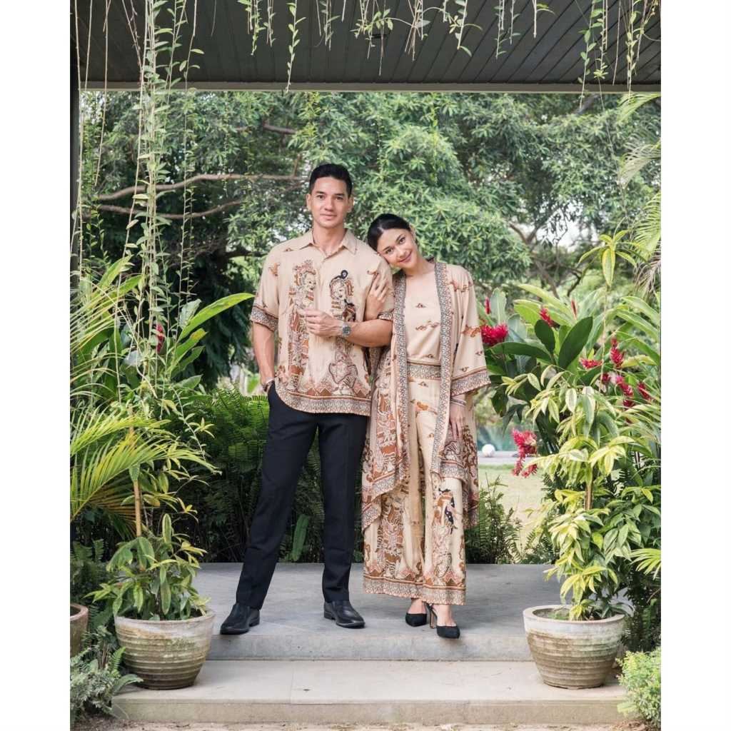 Jual Cap Bali Kemeja Pria Wayang Kamasan Rama Sinta | Shopee Indonesia