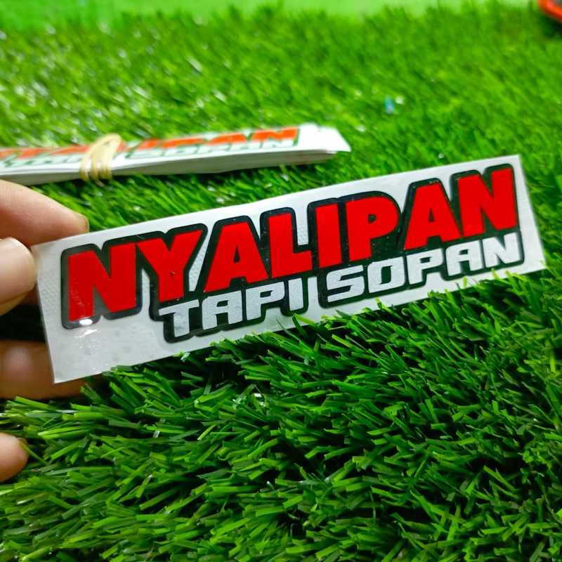 Jual stiker motor cutting nyalipan tapi sopan stiker kata kata kekinian ...