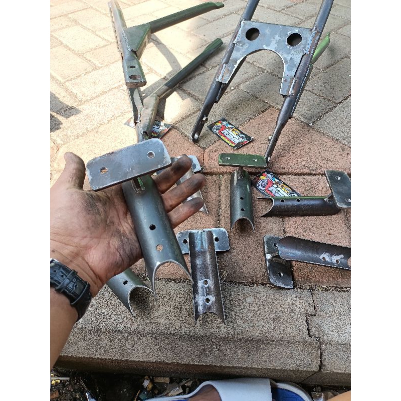 Jual BREKET DUDUKAN RADIATOR SATRIA FU PNP RANGKA DEPAN CB GL100 ...