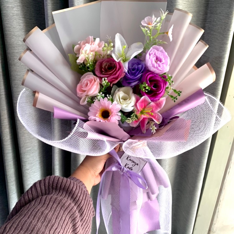 Jual buket bunga artificial awet anti layu kado bunga wisuda kado ulang ...