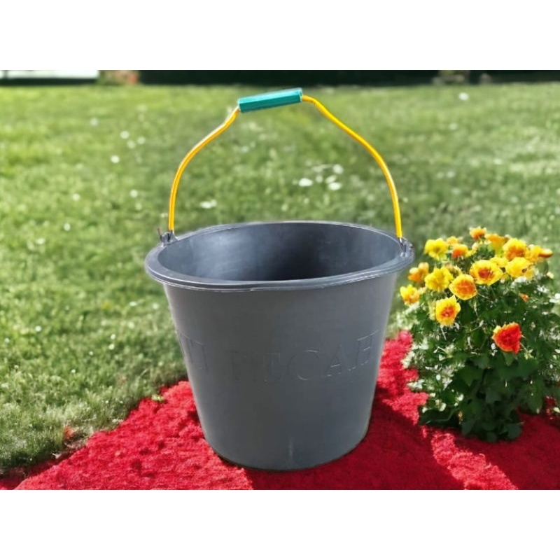 Jual Ember Hitam Gagang / Ember Plastik 18 Lt GM / Timba Cor Plastik ...