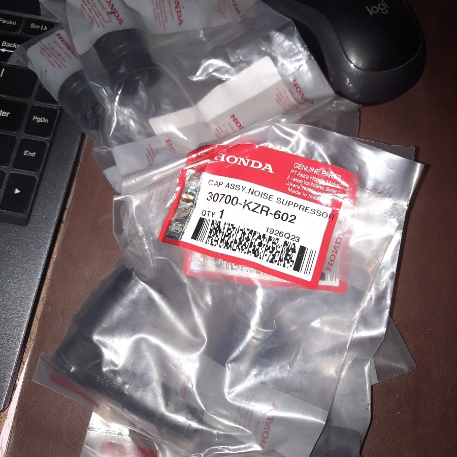 Jual Cap Assy Noise Suppressor (Kepala Busi) – Vario 125 FI 30700-KZR ...