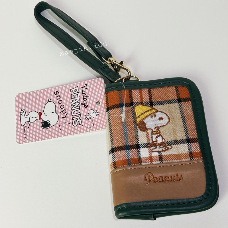 Jual Snoopy Peanuts Dompet Kartu Gantungan Kunci | Shopee Indonesia