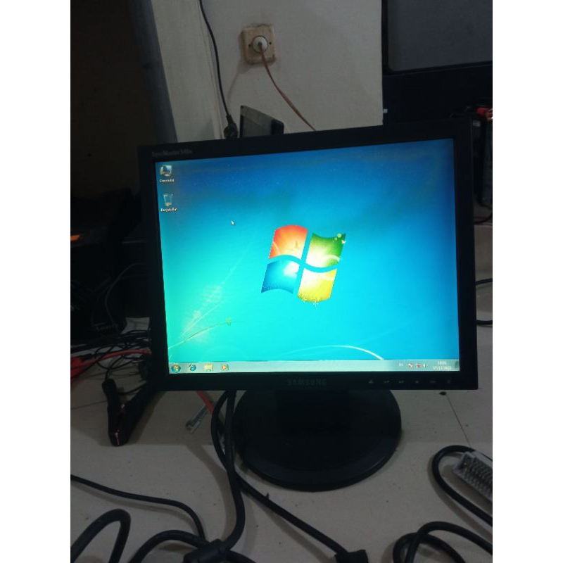 Jual lcd monitor 15 inchi 16 17 19 minus | Shopee Indonesia