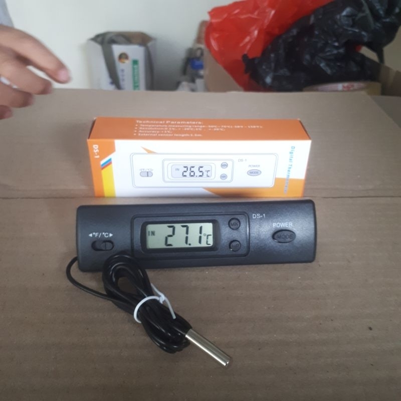 Jual Thermometer jam digital portable DS-1 pengukur suhu ac mobil ...