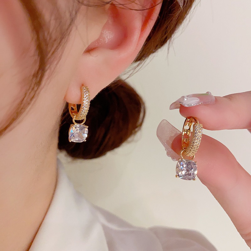 Jual anting jepit mata satu korea | Shopee Indonesia