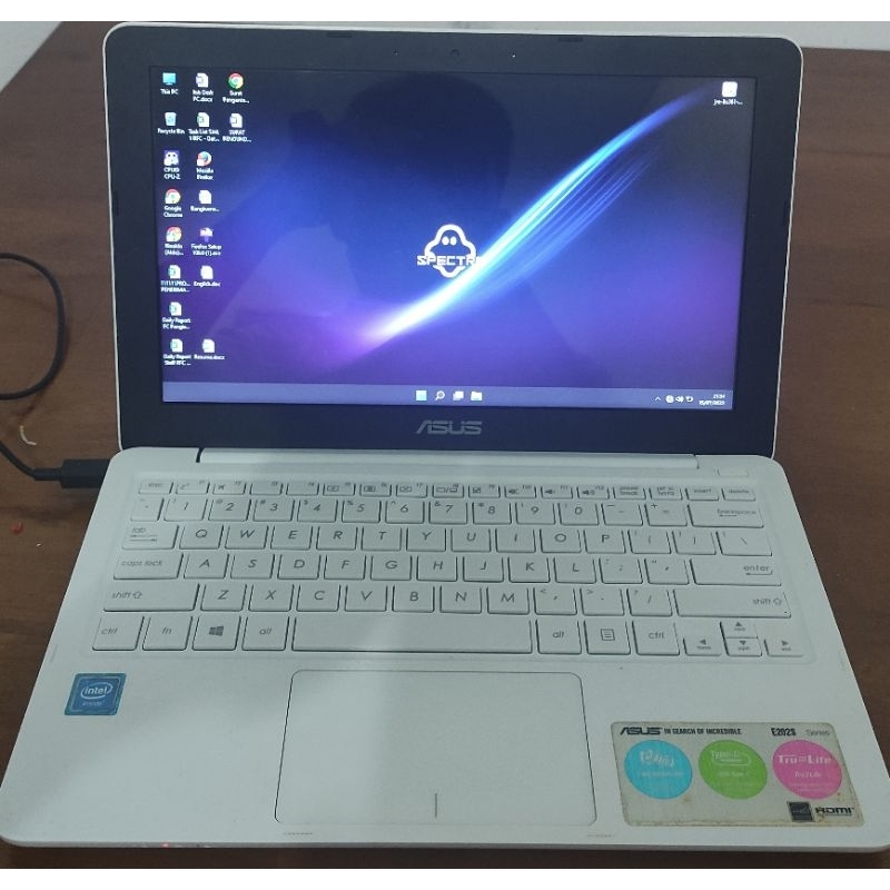 Jual Laptop Asus E202 | Shopee Indonesia