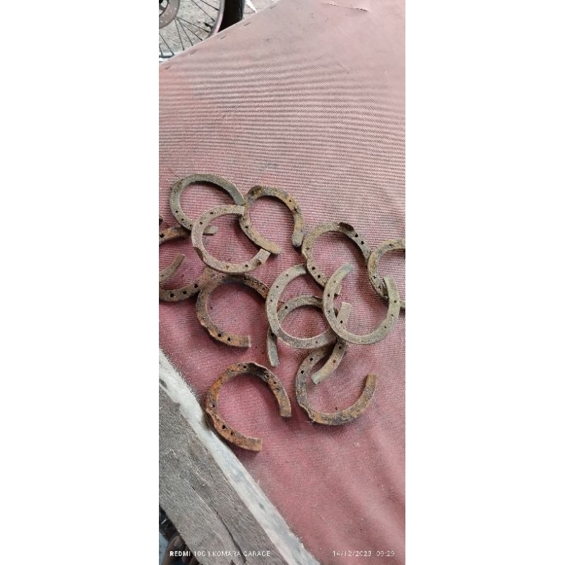 Jual sepatu kuda, tapal kuda, ladam kuda, besi kuda, alas kaki kuda ...