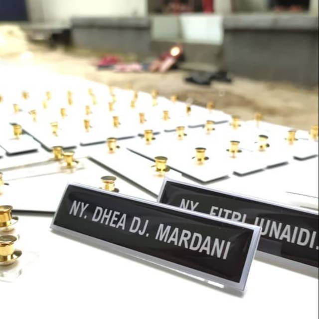 Jual Name Tag Papan Nama Dada Resin 2cm x 8cm tebal 2mm Paku Kancing ...