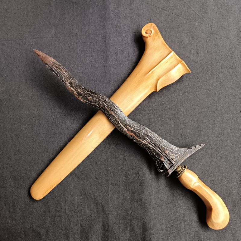 Jual Keris Patrem Pandawa Cinarita Pamor Kulit Semongko Tangguh ...