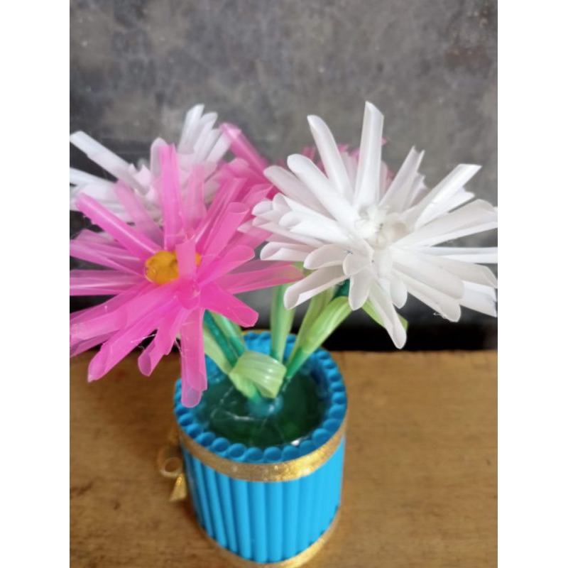 Jual bunga dan potnya bunga plastik sedotan daur ulang | Shopee Indonesia