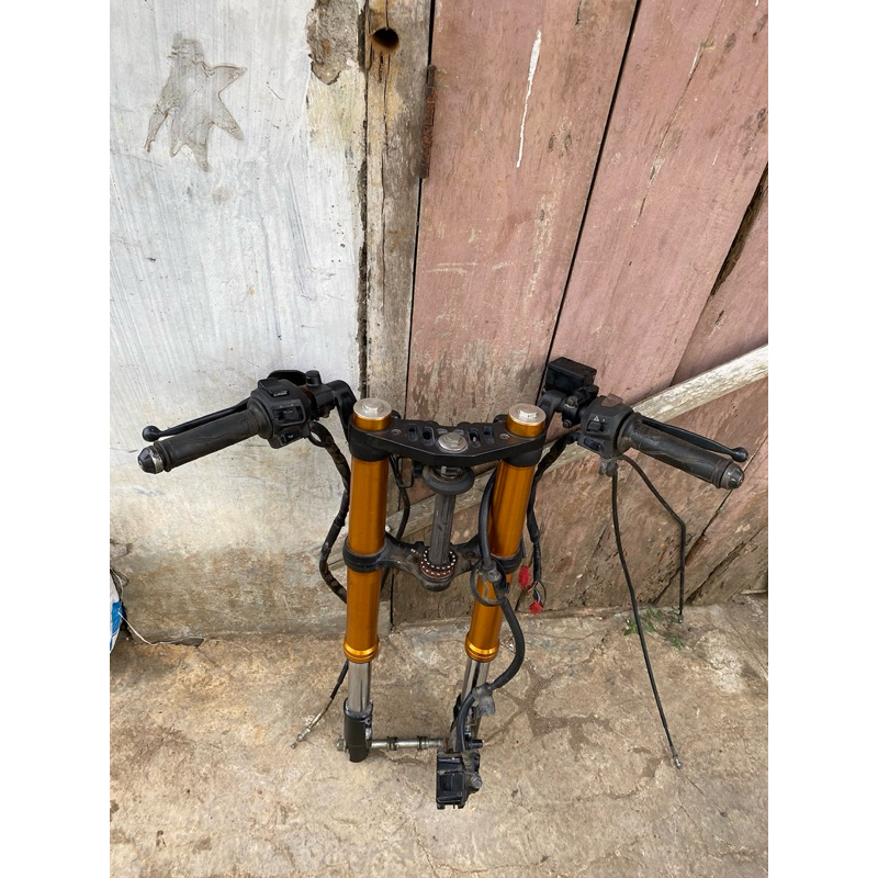 Jual Up side Down USD shock shockbreaker depan yamaha r15 v3 vva | Shopee Indonesia