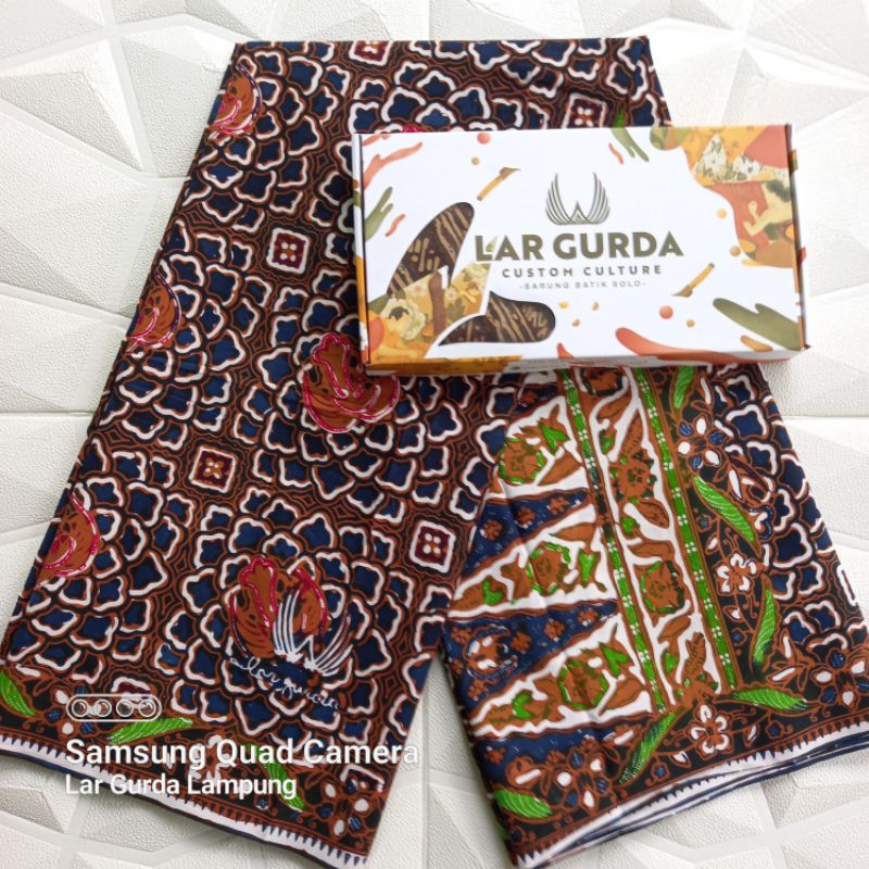 Jual Sarung batik Lar Gurda seri kesikan warna | Shopee Indonesia