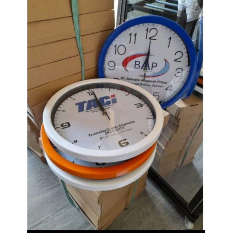 Jual Jam dinding free custom 32cm souvenir/wedding/ultah/logo/foto ...