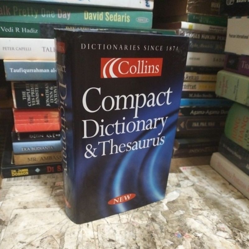 Jual Buku Import Collins COMPACT DICTIONARY & THEASAURUS | Shopee Indonesia