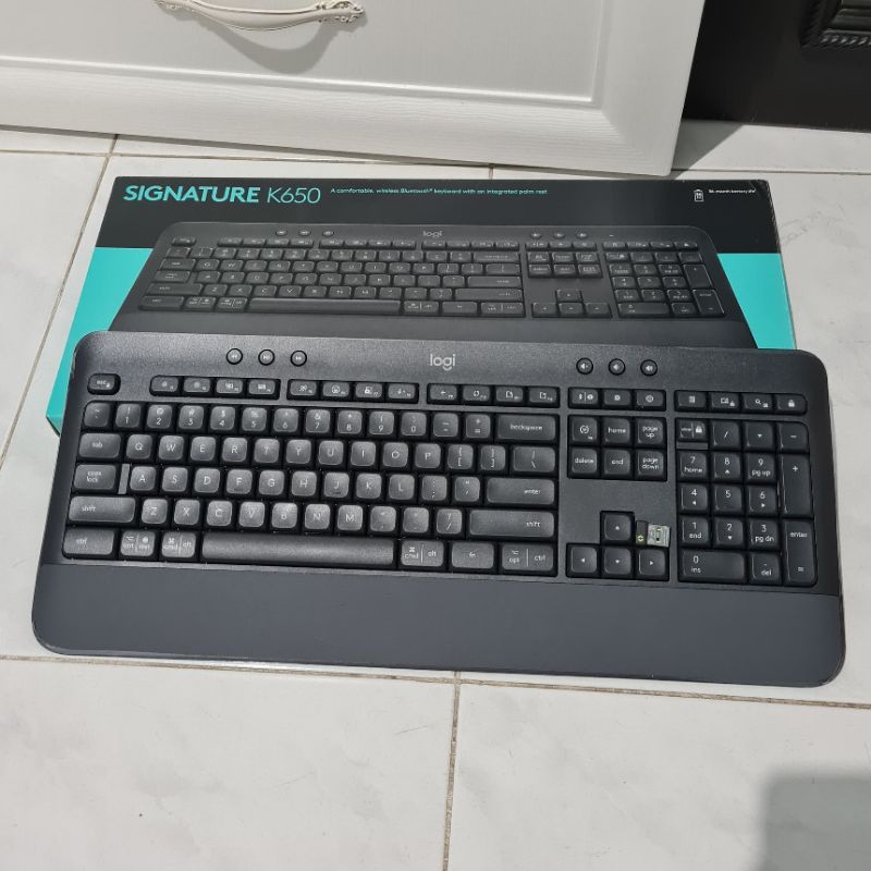 Jual LOGITECH SIGNATURE KEYBOARD K650 SECOND (Masih Baru) Wireless ...