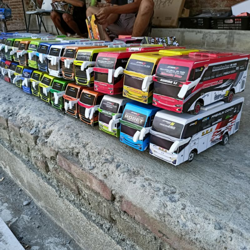 Jual LIVE 30CM Mainan Miniatur Bis INDONESIA bisa Tambah Lampu dan ...