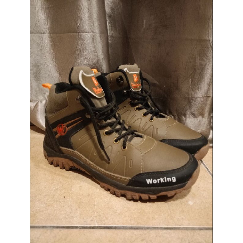 Jual Sepatu gunung second | Shopee Indonesia