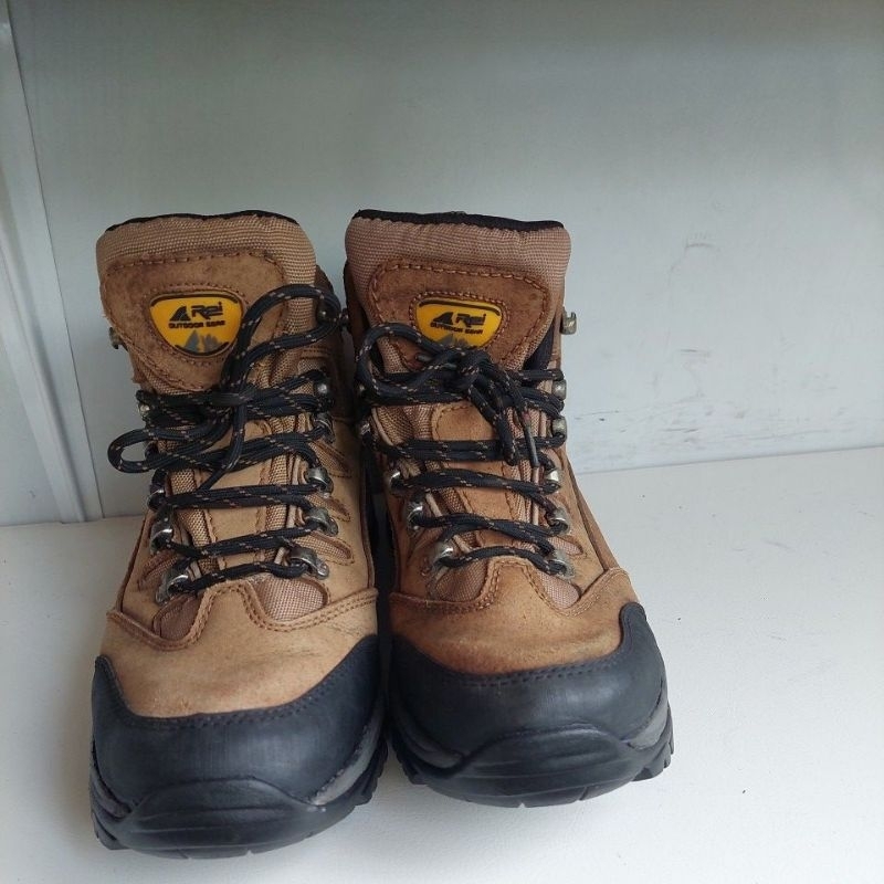 Jual sepatu gunung second merk rei size 42(27cm) | Shopee Indonesia