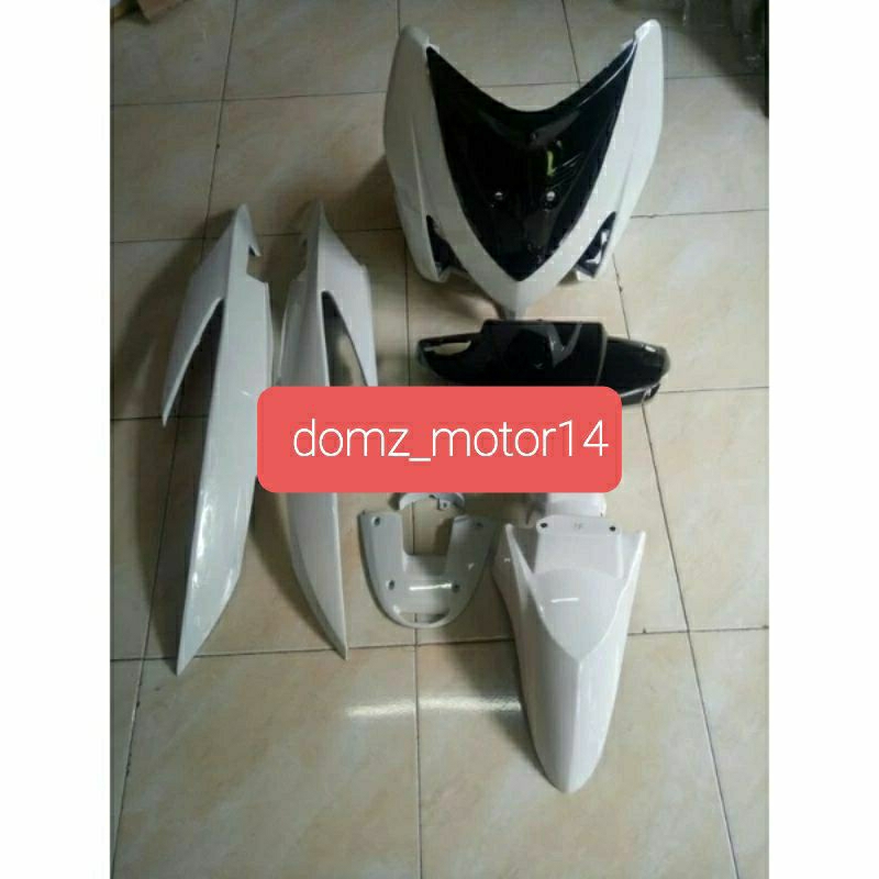 Jual COVER BODY HALUS MOTOR HONDA VARIO CW 110 KARBU WARNA PUTIH ...