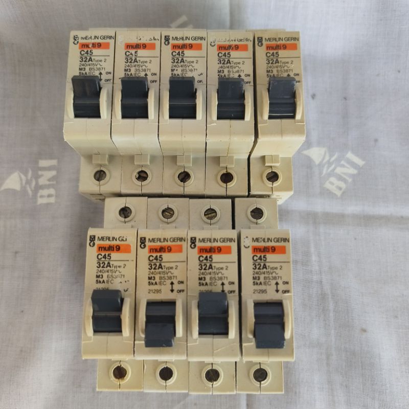 Jual MCB MERLIN GERIN MULTI9 C45 32A 1P | Shopee Indonesia