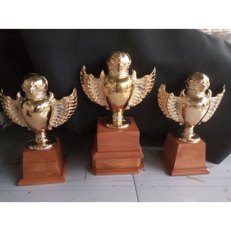 Jual Trophy terbaru Motif Raja keraton per set(3biji) | Shopee Indonesia