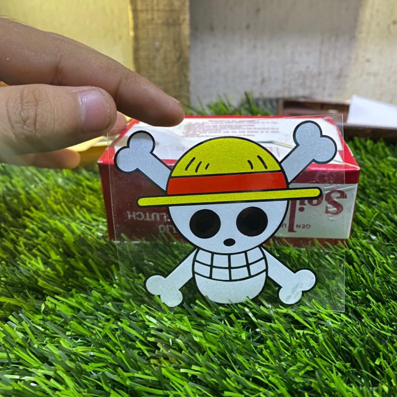 Jual Stickee cutting logo one piece topi jerami variasi helm motor ...