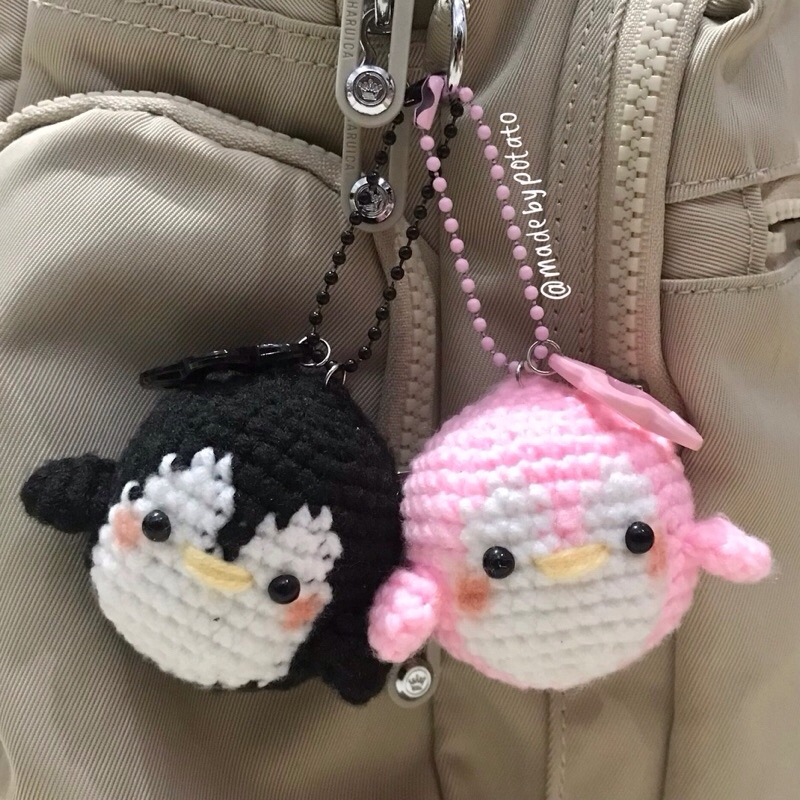 Jual madebypotato Gantungan Kunci Couple Penguin Rajut // Hadiah ...