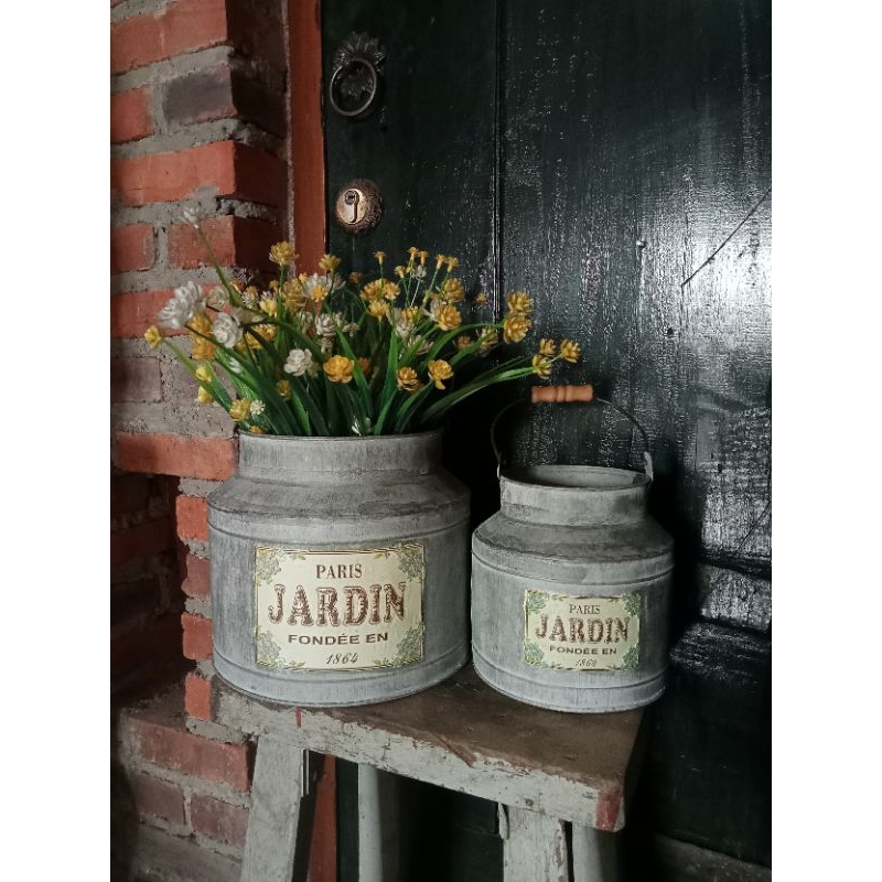 Jual vas kaleng/vas bunga kaleng/pot kaleng vintage/vas bunga/pot bunga ...