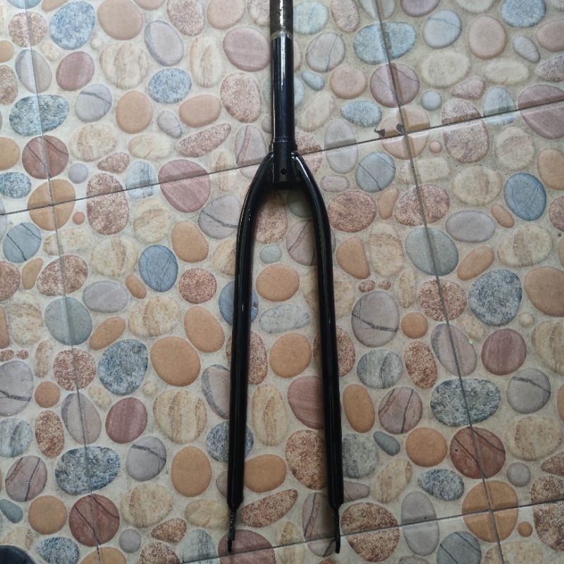 Jual Fork fixie 700c standard ulir hitam fork fixie 700 c fork lokal ...